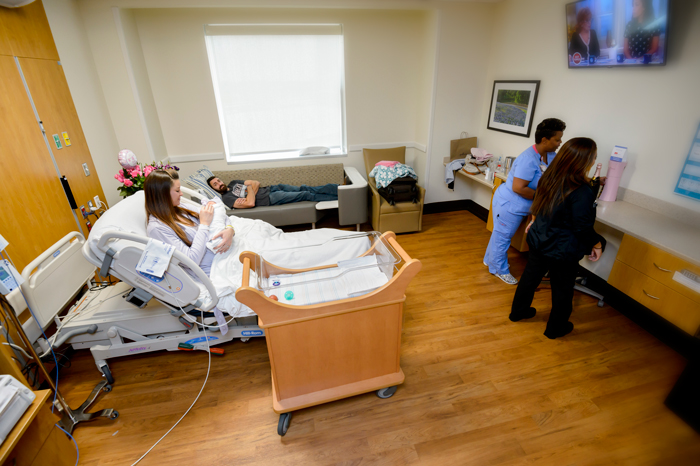 Labor and Delivery at UTMB Health - Tour Birthing Suites